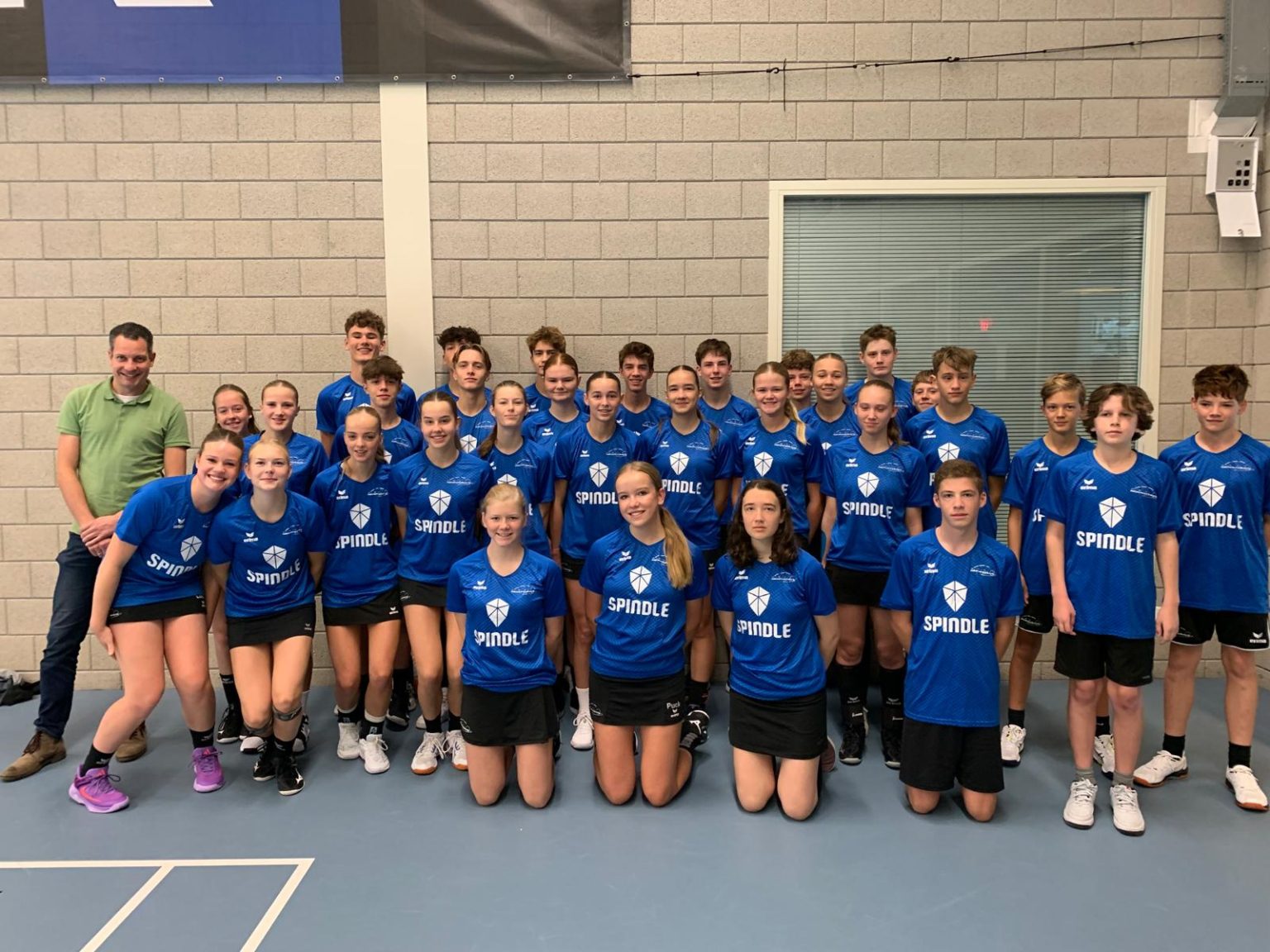 Spindle nieuwe shirtsponsor B-teams - CKV Nieuwerkerk